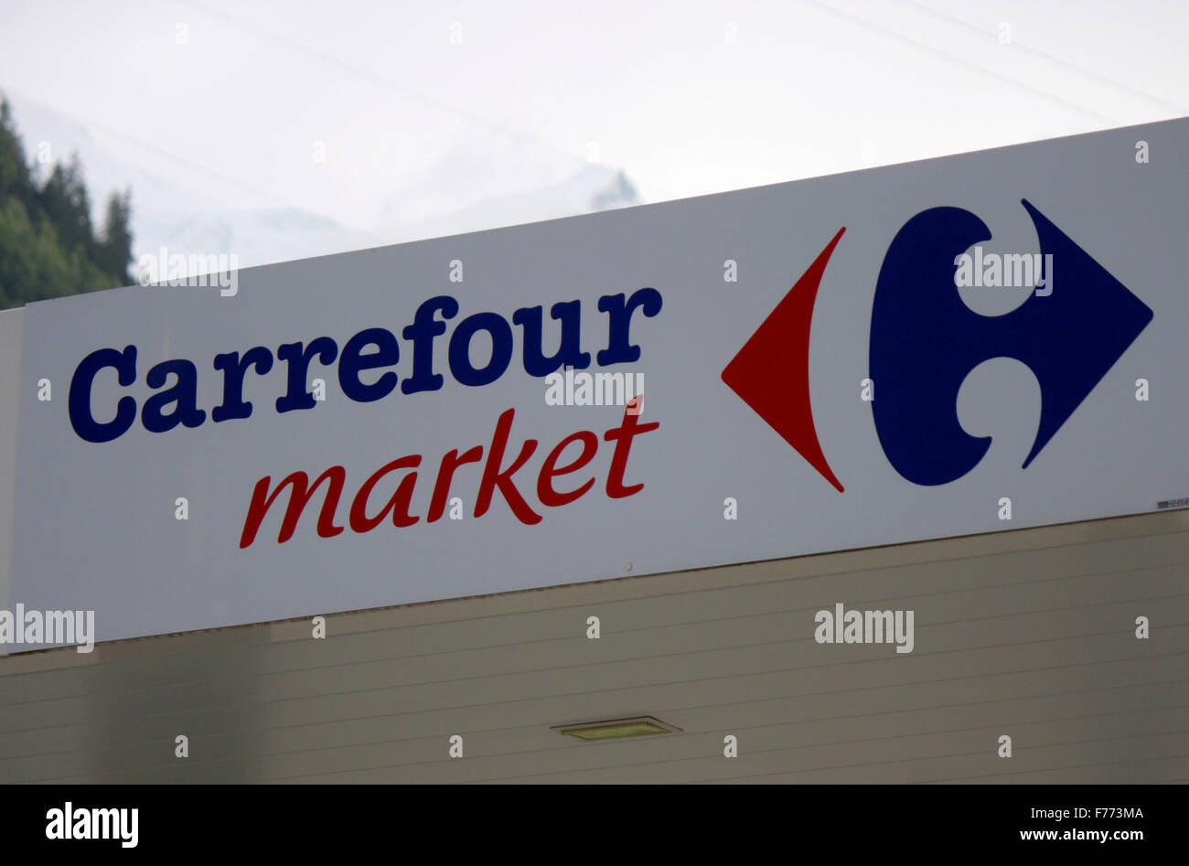 Carrefour market hi-res stock photography and images - Alamy