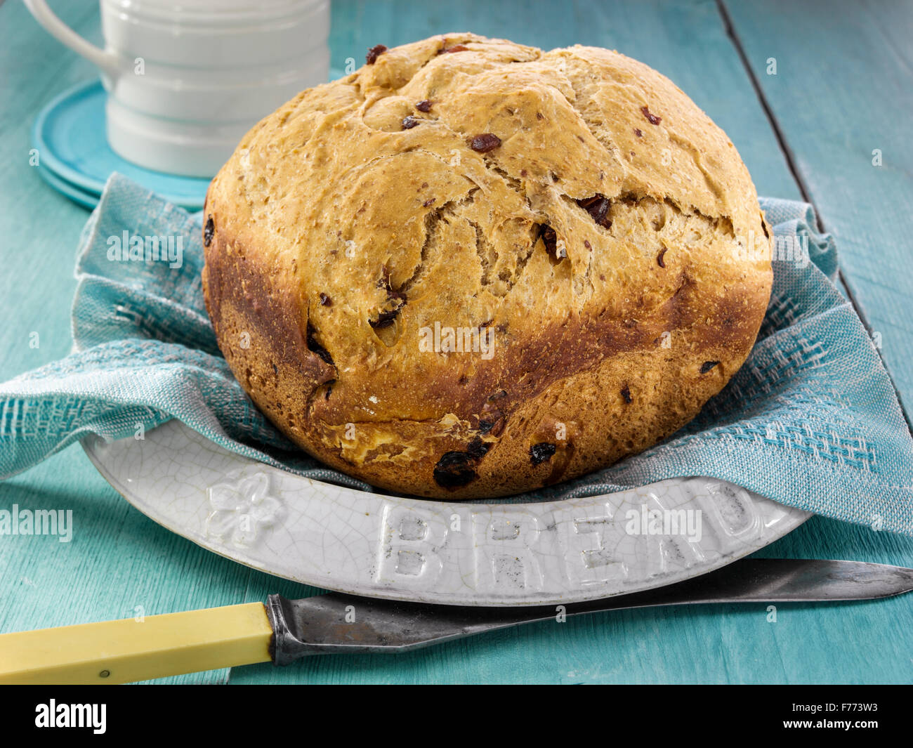 Raisin bread hi-res stock photography and images - Alamy