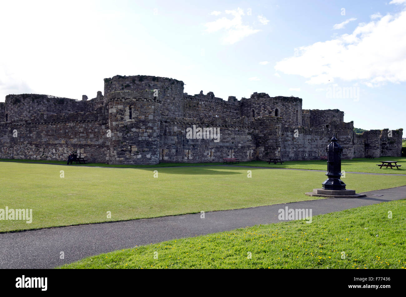 Beaumaris castle towers hi-res stock photography and images - Alamy