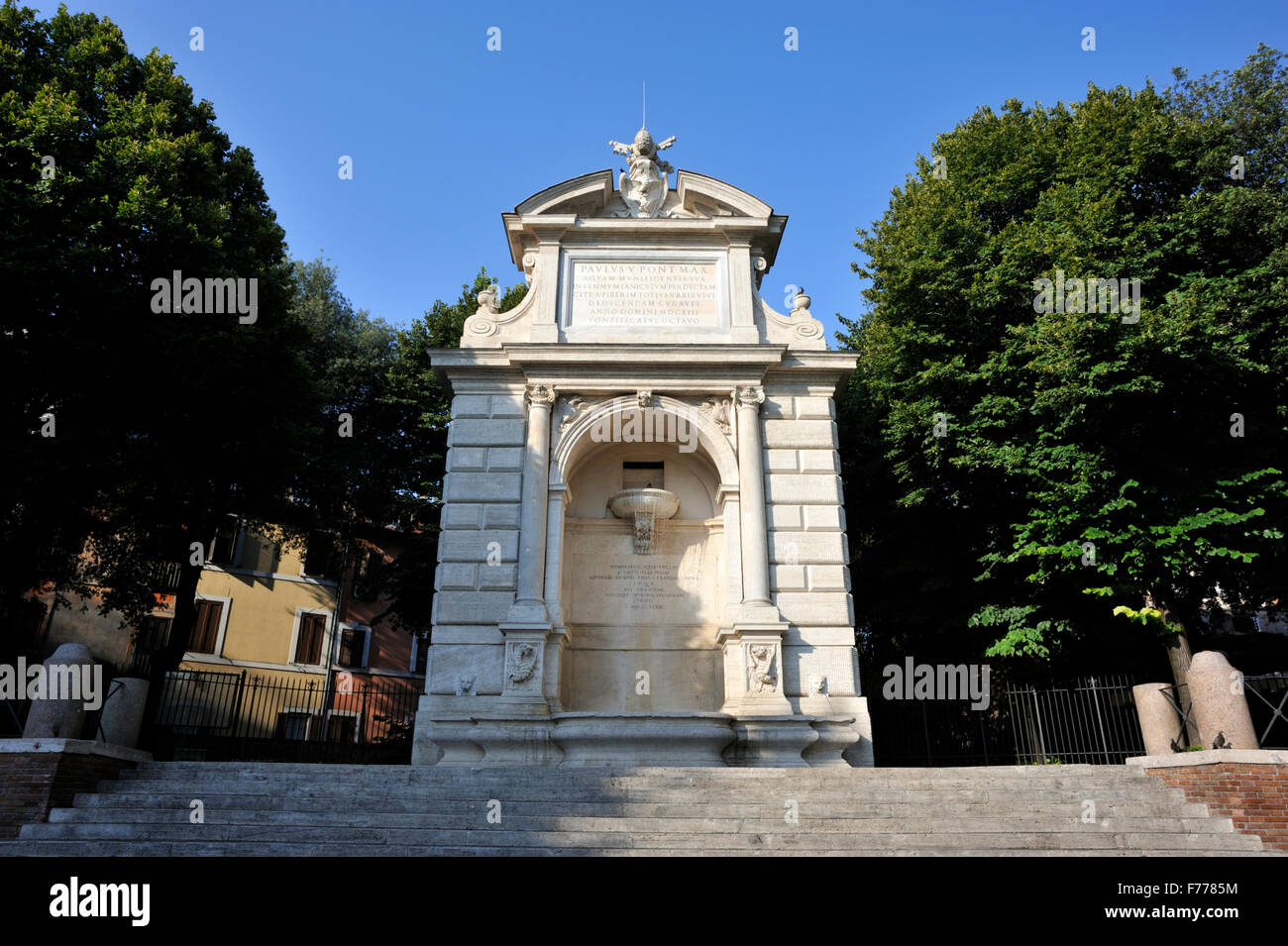 Fountain of the Acqua Paola, Piazza Trilussa, Trastevere, Rome, Italy ...
