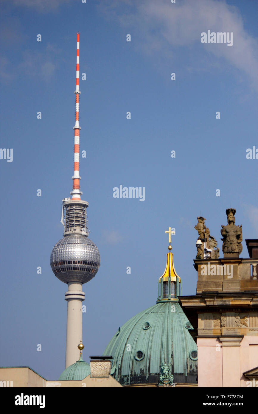 Fernsehturm Deutsches Historisches Museum Kuppel Des Berliner Doms fernsehturm-deutsches-historisches-museum-kuppel-des-berliner-doms