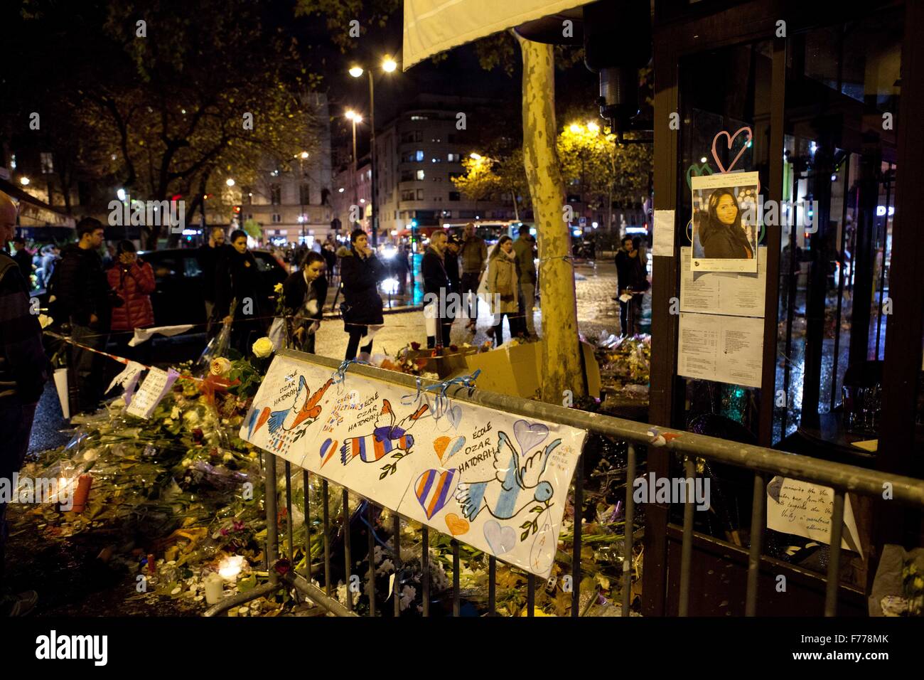 Paris Attacks Cafe La Bonne Biere, people mourning place where 5 ...