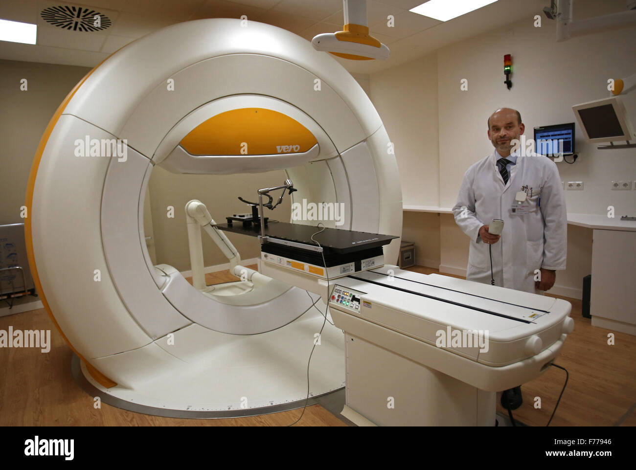 Direct beam hi-res stock photography and images - Alamy