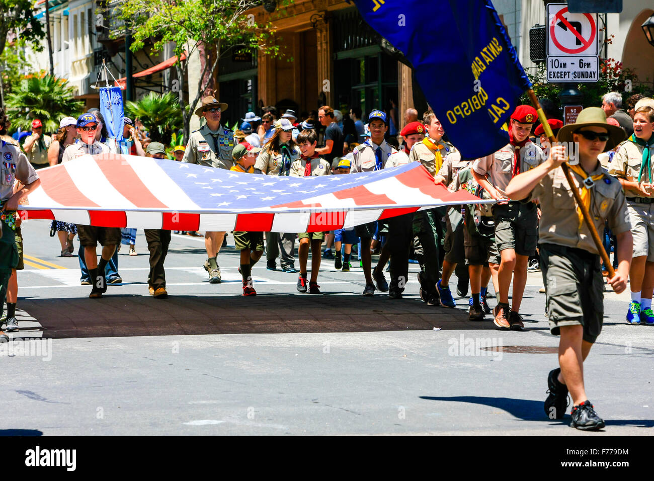 Scouts parade hi-res stock photography and images - Alamy