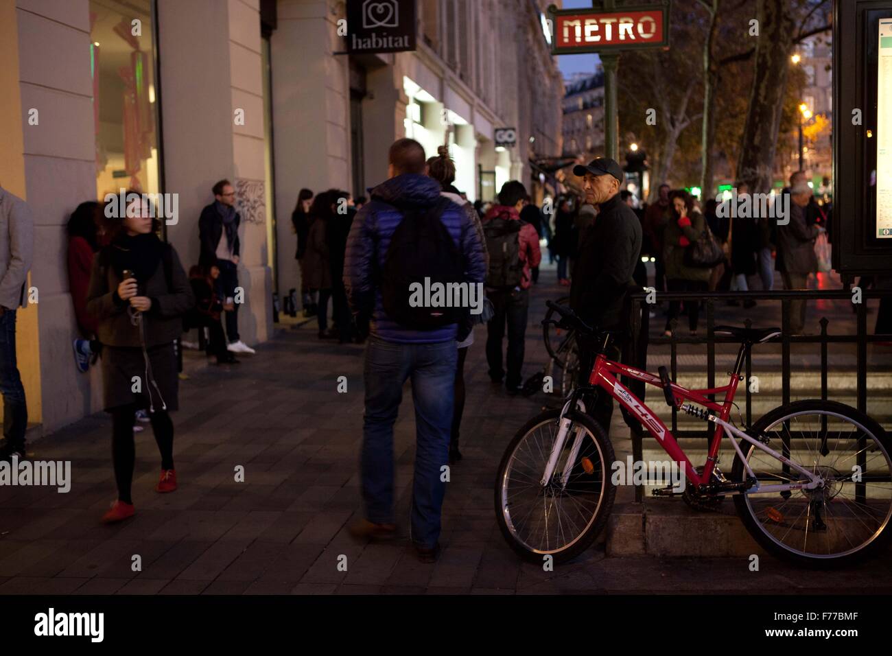 Mass panic broke out at Place de la Republique two days after 132 ...