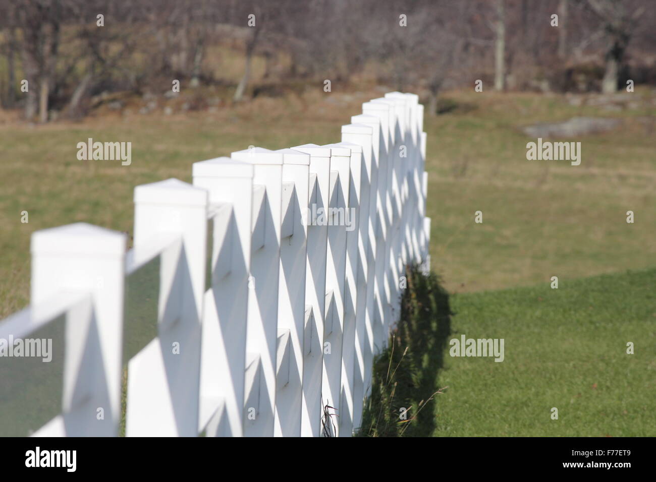 Separating fence hi-res stock photography and images - Alamy