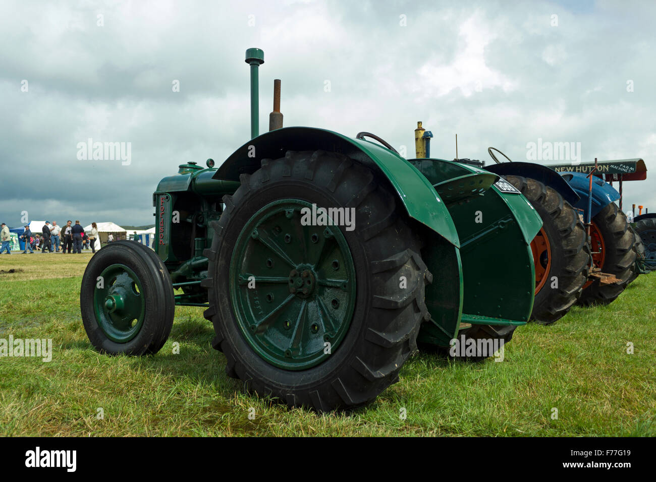 Green fordson hi-res stock photography and images - Alamy