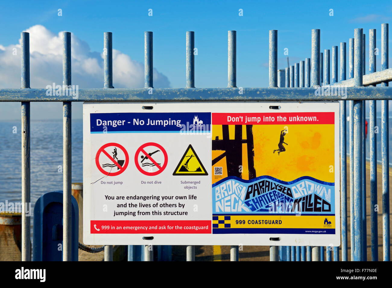 Warning sign no jumping hi-res stock photography and images - Alamy