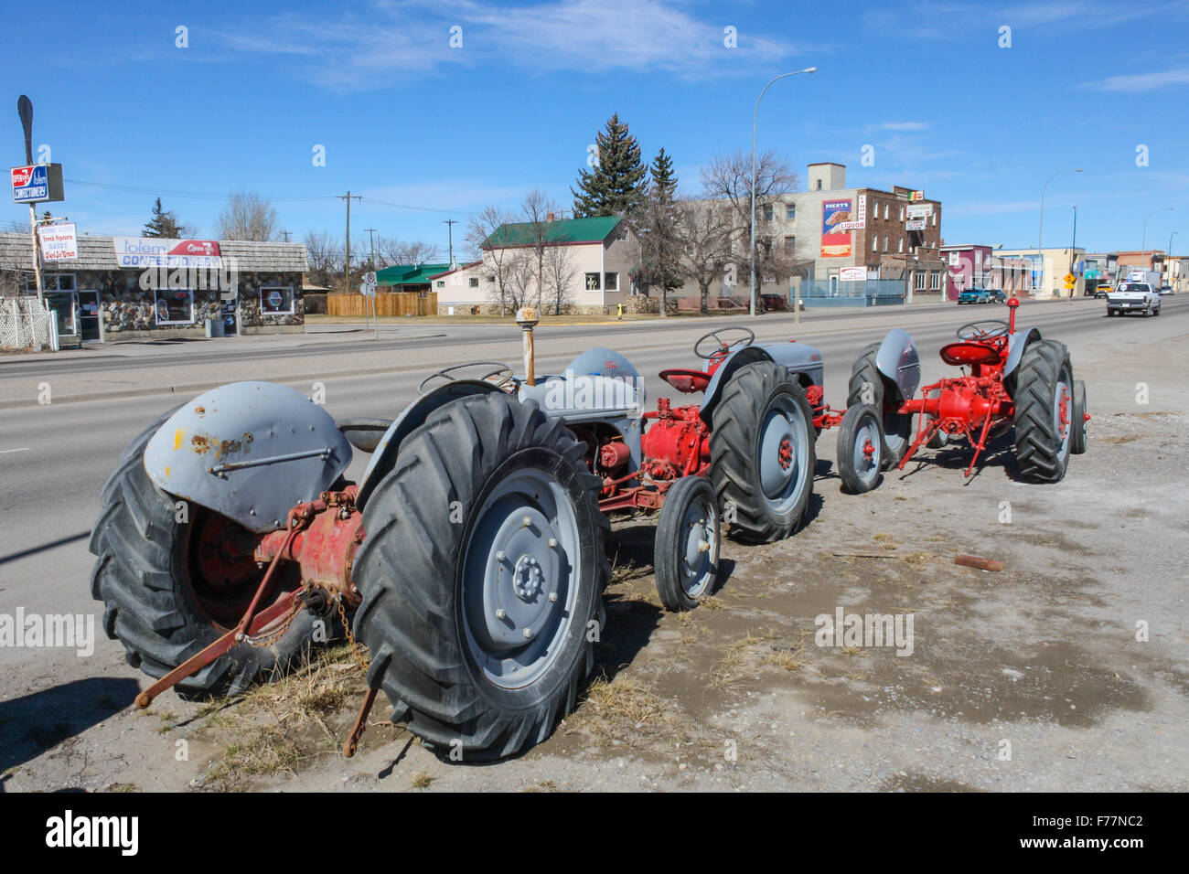 Ford tractors hi-res stock photography and images - Alamy