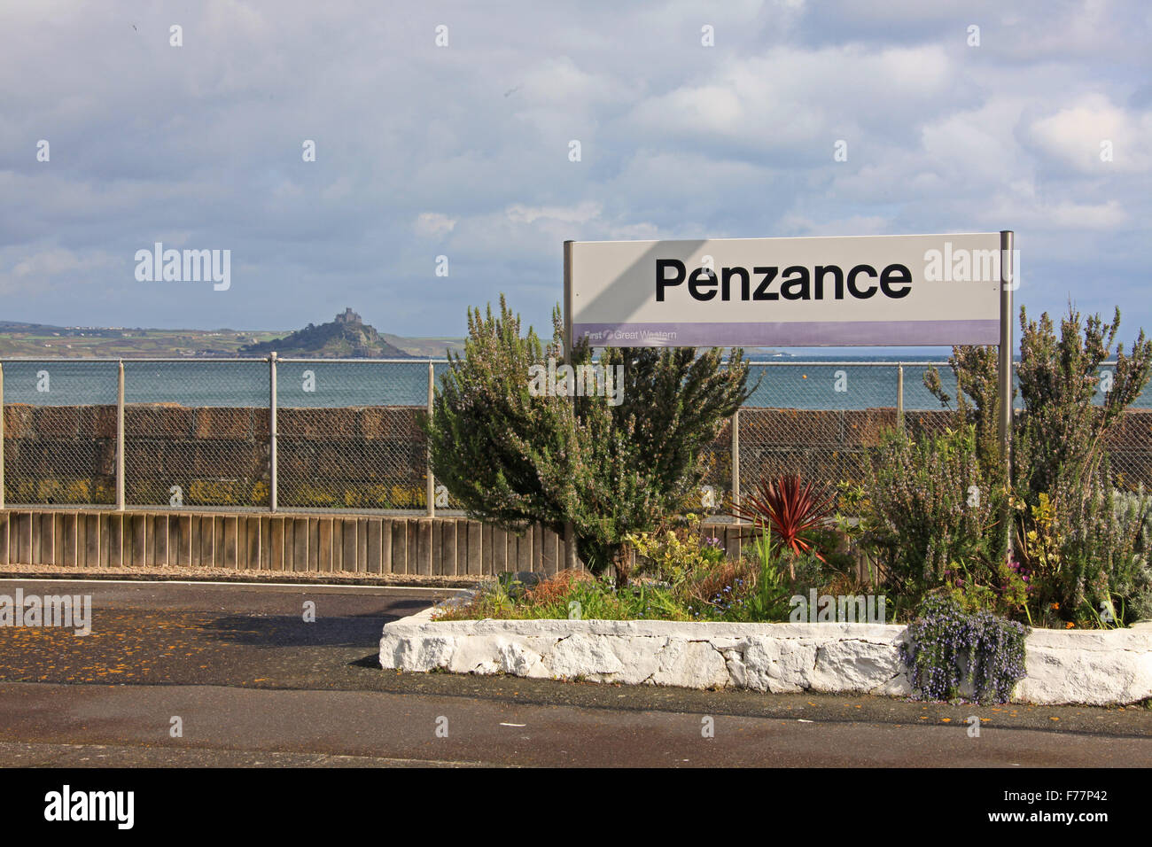 Penzance station hi-res stock photography and images - Alamy
