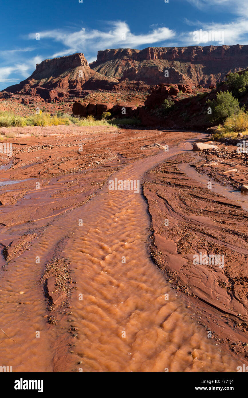 Onion Creek flowing below sandstone mesas, Moab, Utah Stock Photo - Alamy