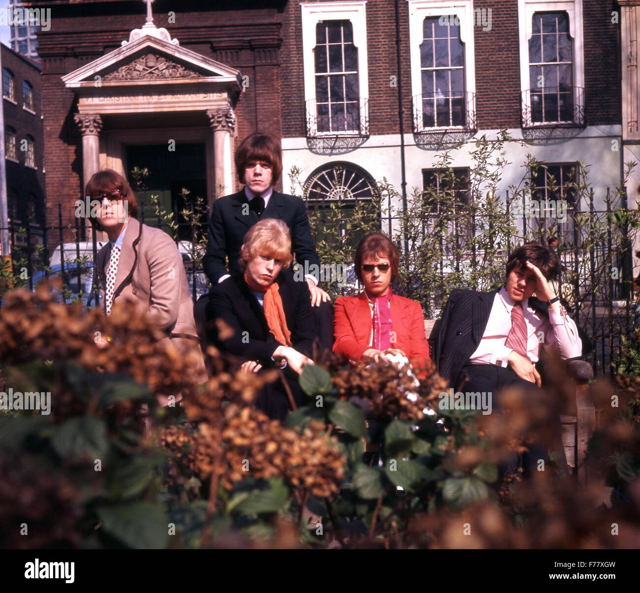 THE MOVE UK pop group in 1967. From left: Carl Wayne, Roy Wood ...