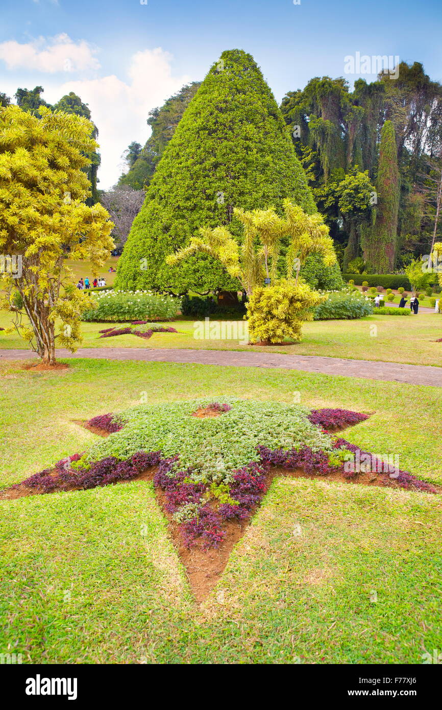 Peradeniya hi-res stock photography and images - Alamy