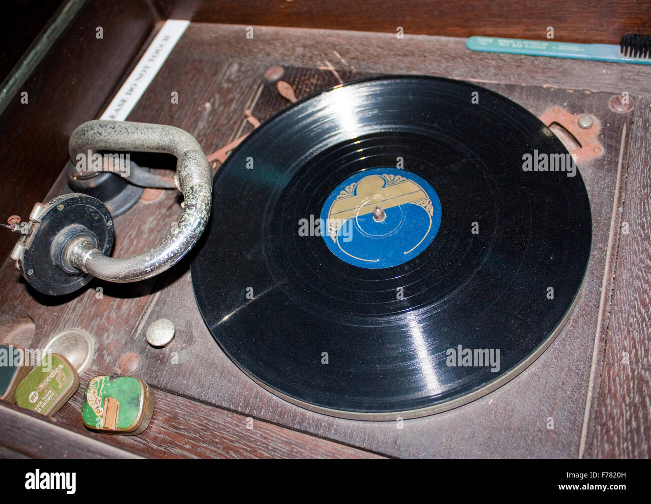 a very old record player with a record Stock Photo - Alamy