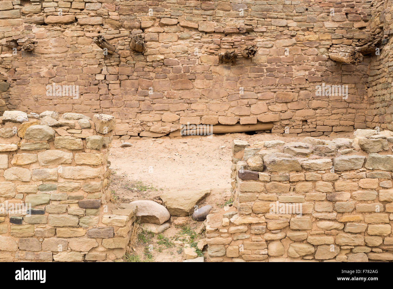 Southwestern indian ruins hi-res stock photography and images - Alamy