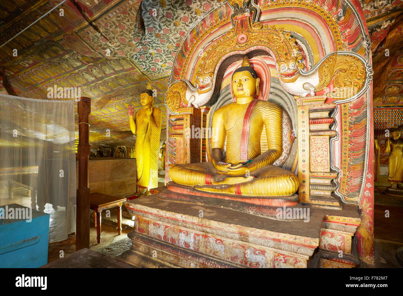 Dambulla cave paintings hi-res stock photography and images - Alamy