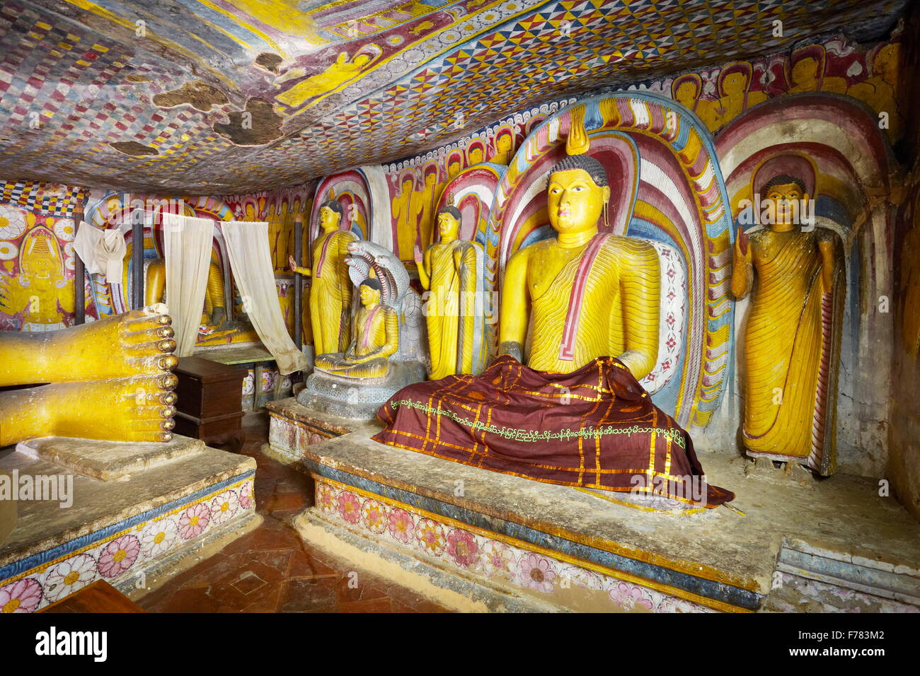Sri Lanka - Buddhist Cave Temple Dambulla, interior of temple, Kandy ...