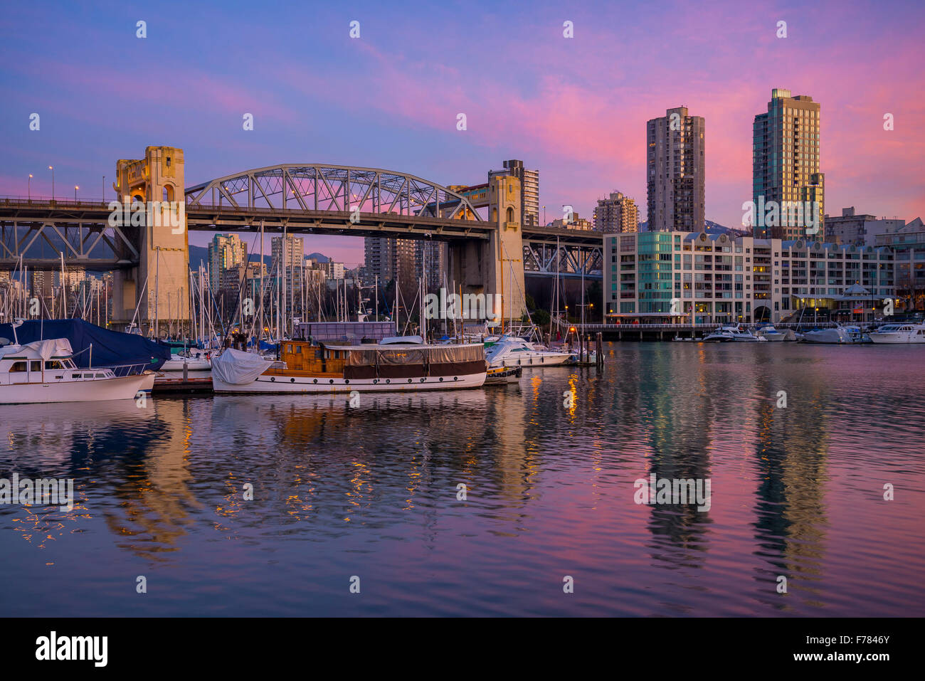 Burrard street bridge hi-res stock photography and images - Alamy