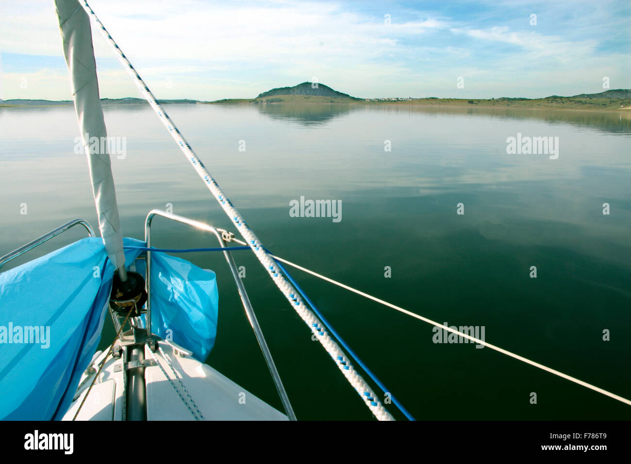 Sailing across hi-res stock photography and images - Alamy