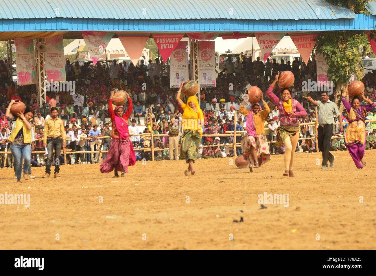 Matka race hi-res stock photography and images - Alamy