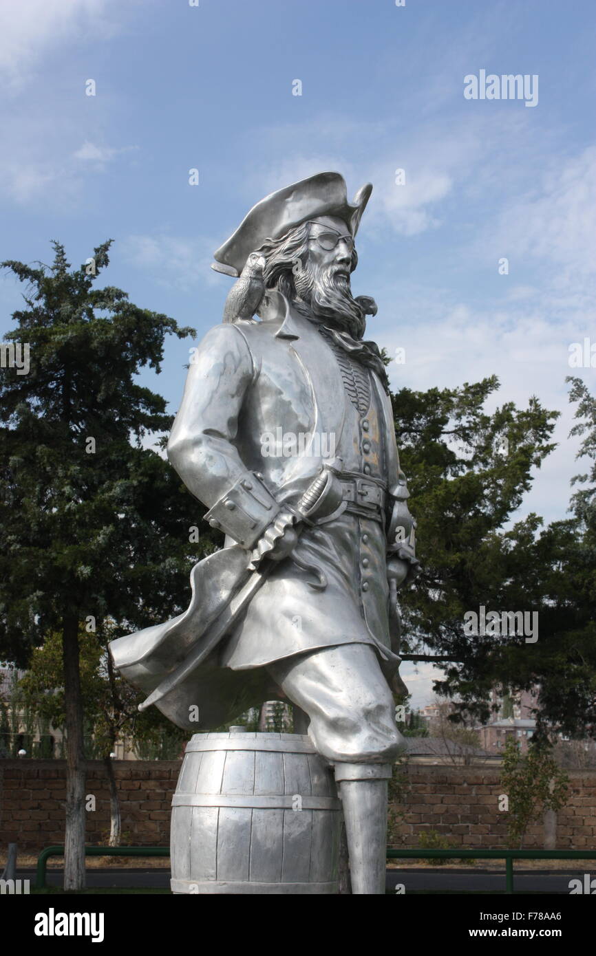 Pirate statues hi-res stock photography and images - Alamy