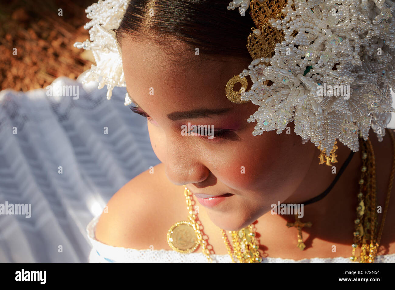 Teen dressed in pollera Stock Photo - Alamy