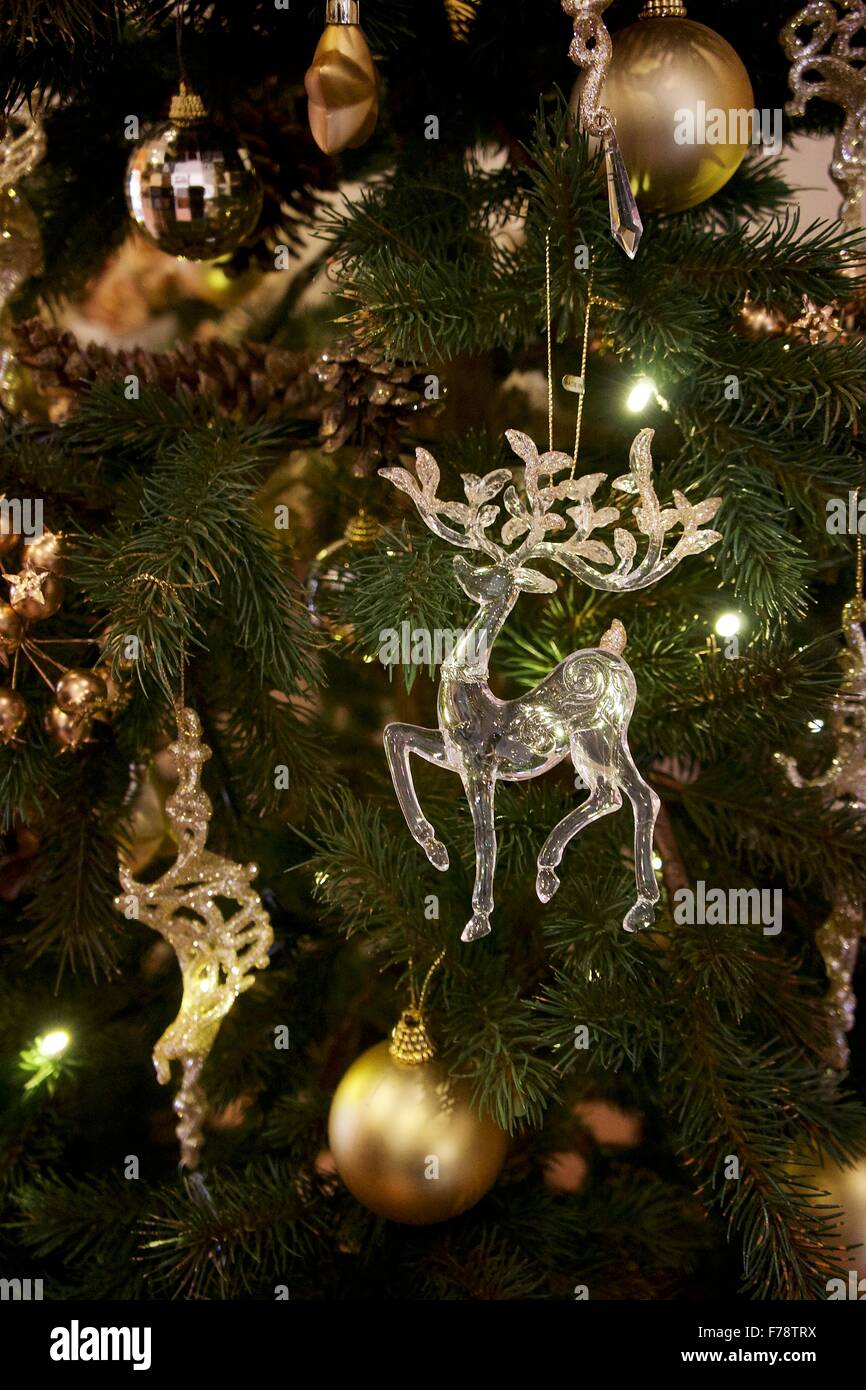 Reindeer xmas tree hi-res stock photography and images - Alamy