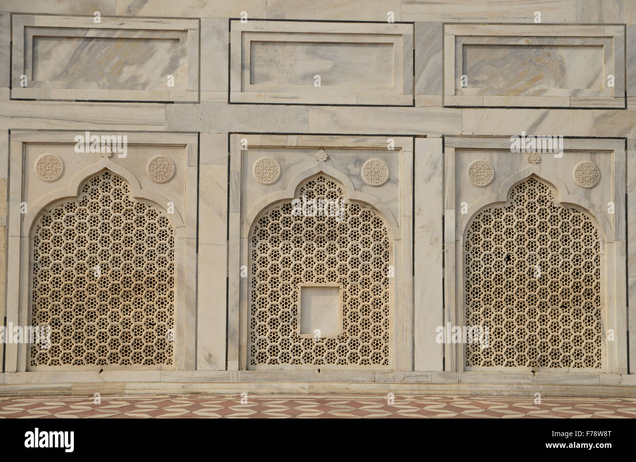 Taj mahal door hi-res stock photography and images - Alamy