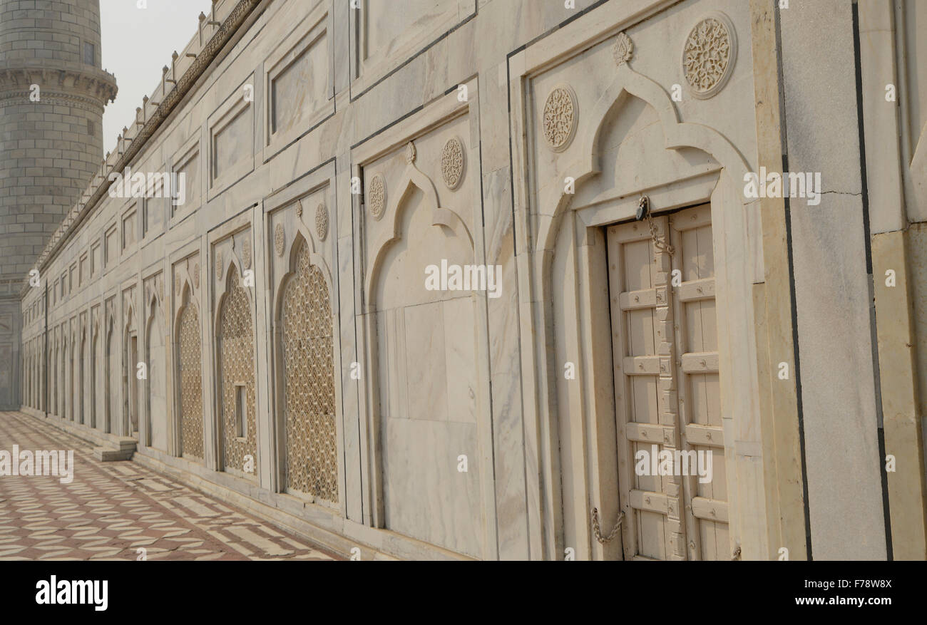 Marble inlay work taj mahal hi-res stock photography and images - Alamy