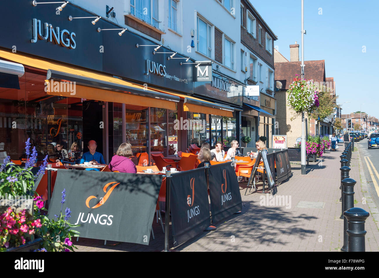 Jungs gerrards cross hi-res stock photography and images - Alamy