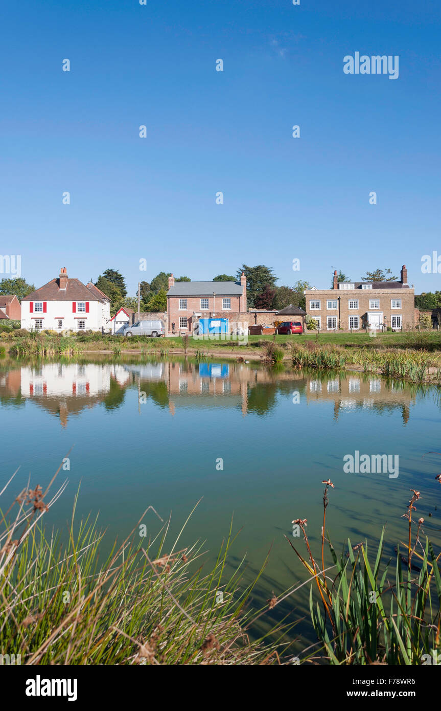 Pond on West Common, Gerrard's Cross, Buckinghamshire, England, United ...