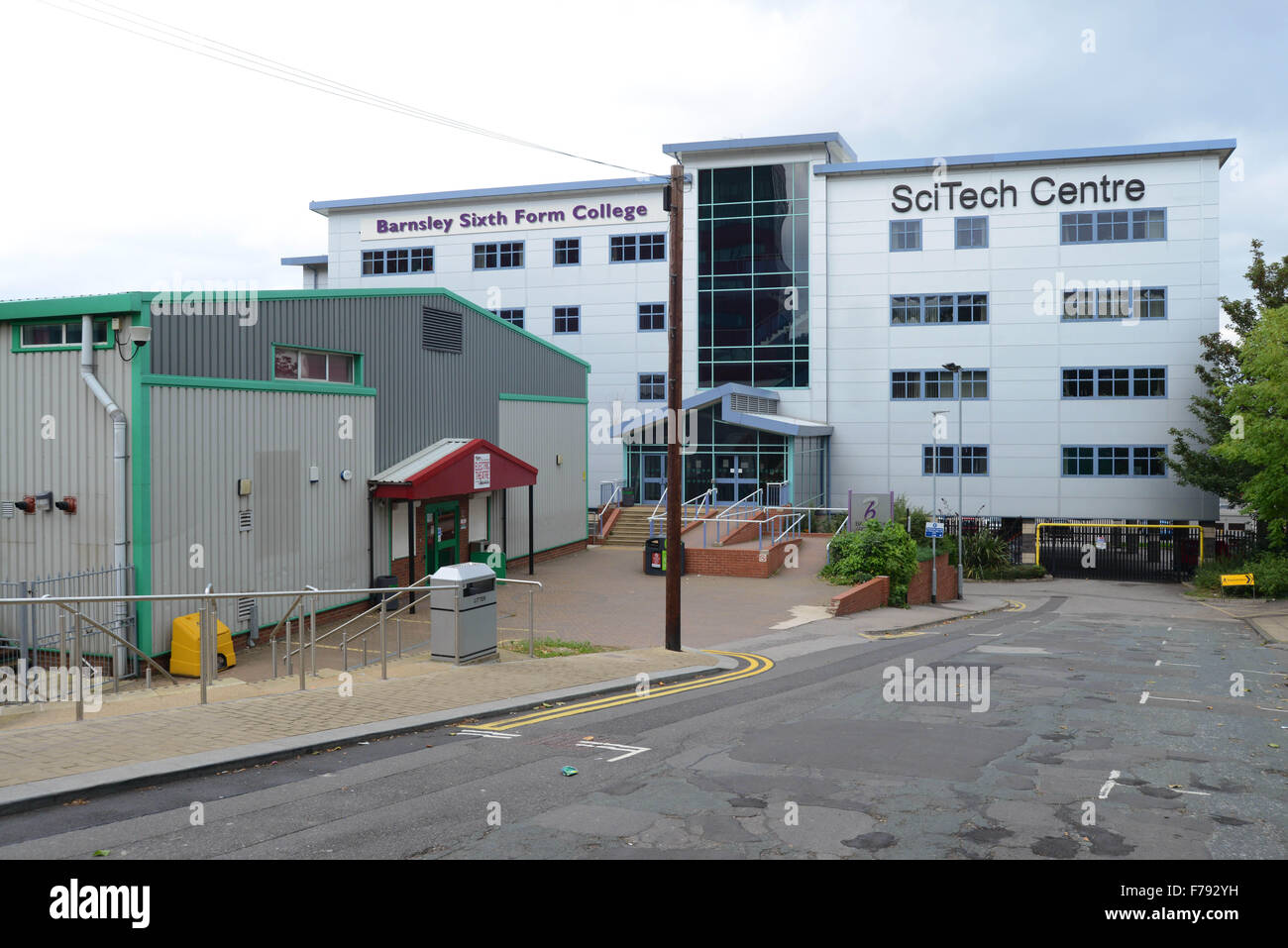 Barnsley College SciTech Centre and Electric Theatre (left), South ...