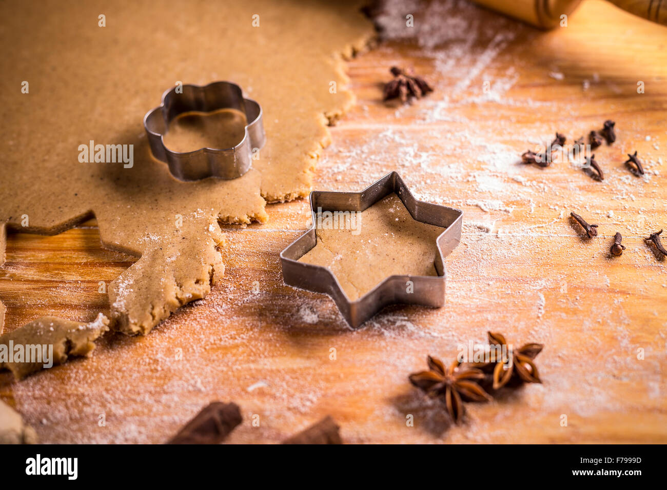 Gingerbread shapes hi-res stock photography and images - Alamy