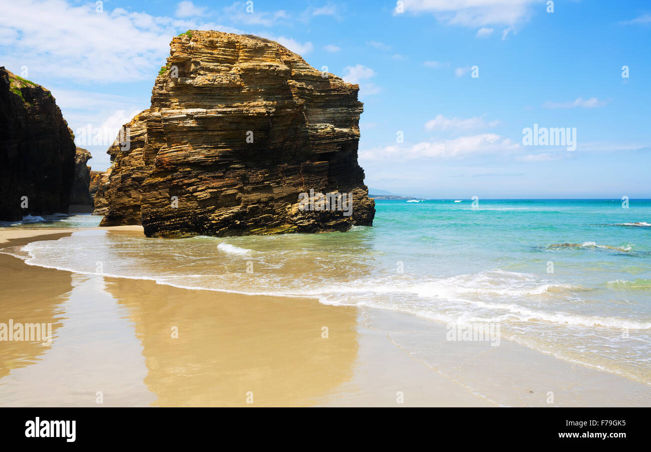 Cliff at beach in summer. Atlantic Ocean coast Stock Photo - Alamy