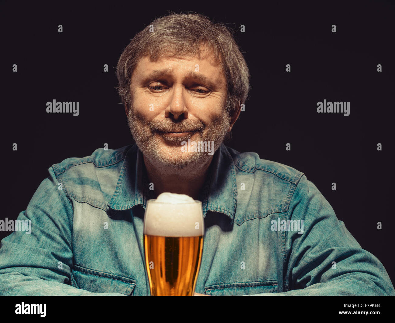 Drunk people laughing hi-res stock photography and images - Alamy