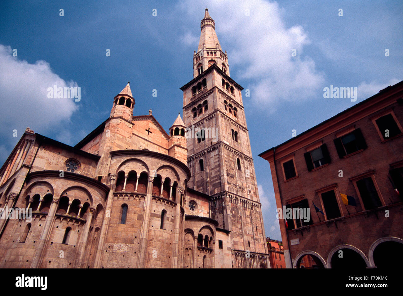 Modena cathedral hi-res stock photography and images - Alamy