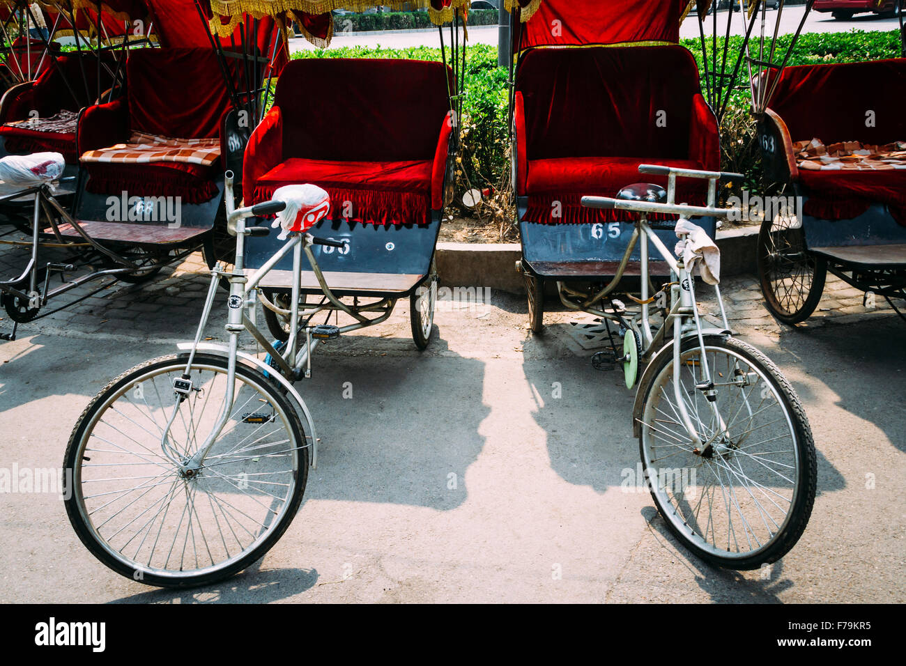 Chinese rickshaw hi-res stock photography and images - Alamy