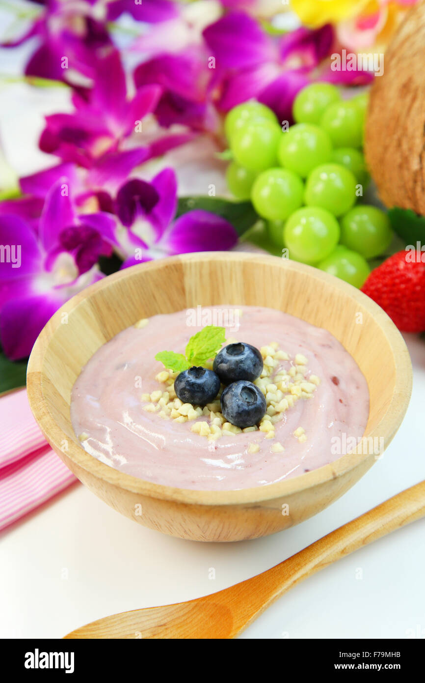 Yogurt section hi-res stock photography and images - Alamy