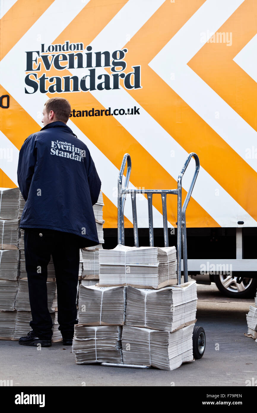London evening standard newspaper hi-res stock photography and images ...