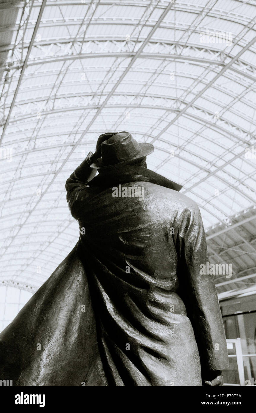 John betjeman poet portrait hi-res stock photography and images - Alamy