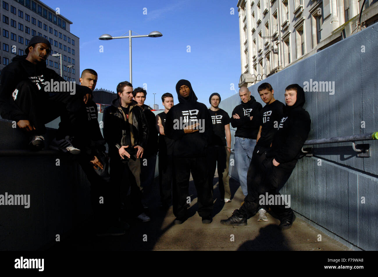Urban freeflow demonstrate parkour moves hi-res stock photography and ...