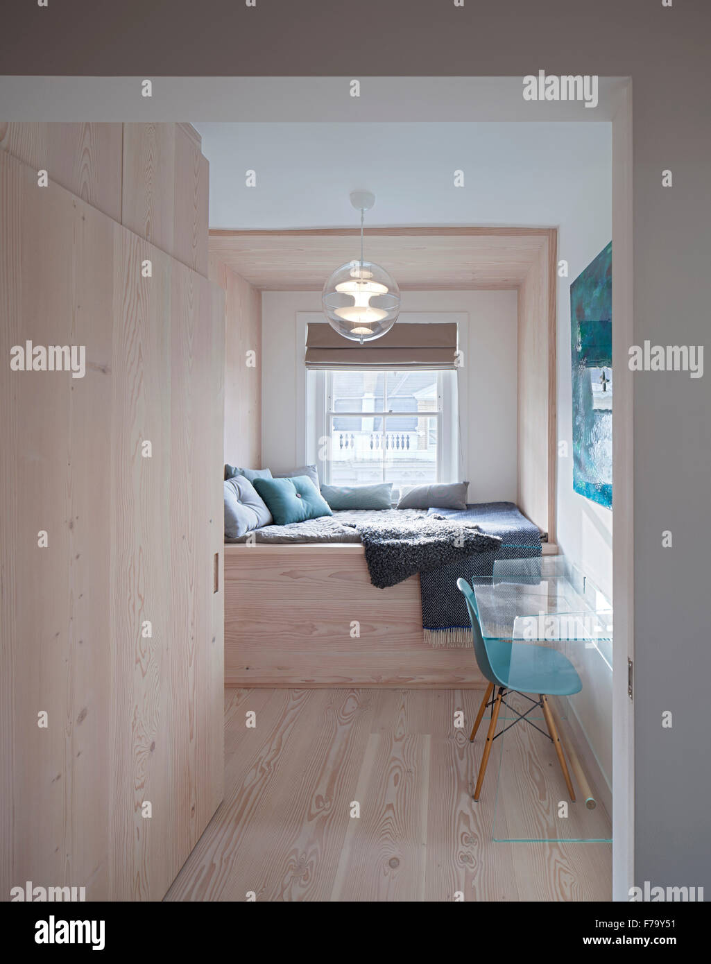 Window bed with Douglas fir wood finishing in private residence, London ...