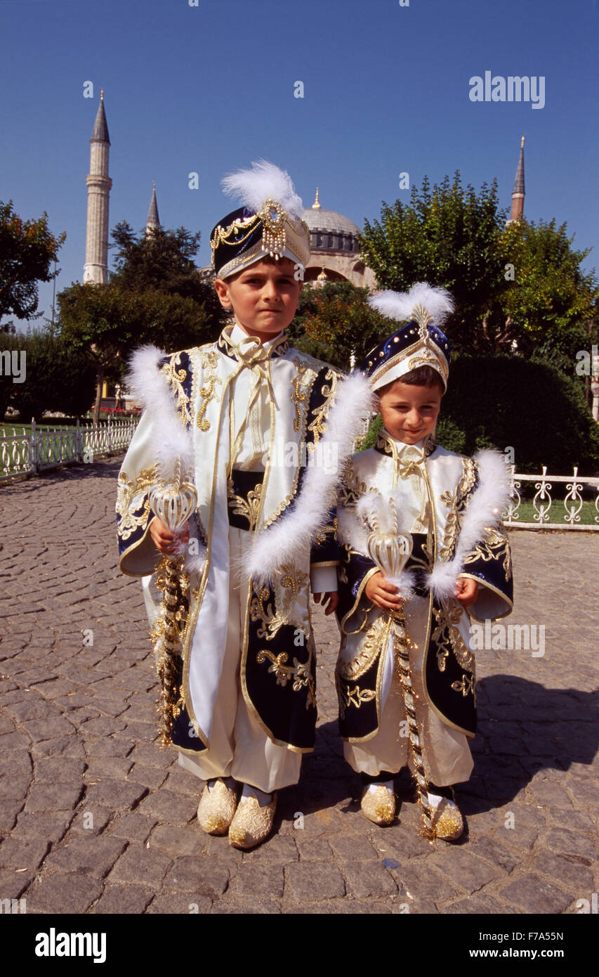 Sunnet ceremony clothing hi-res stock photography and images - Alamy