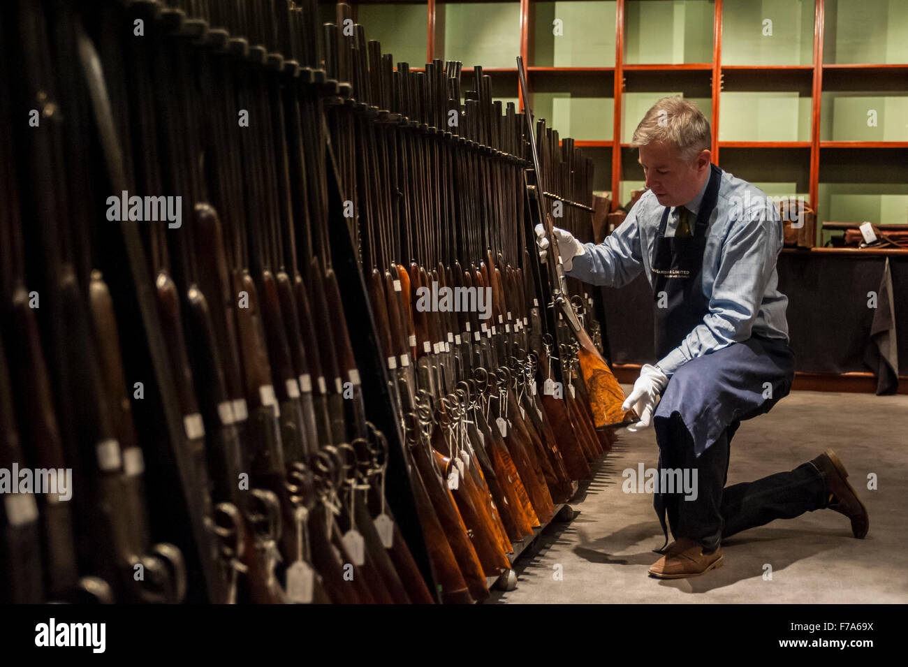 Winston churchill with rifle hi-res stock photography and images - Alamy