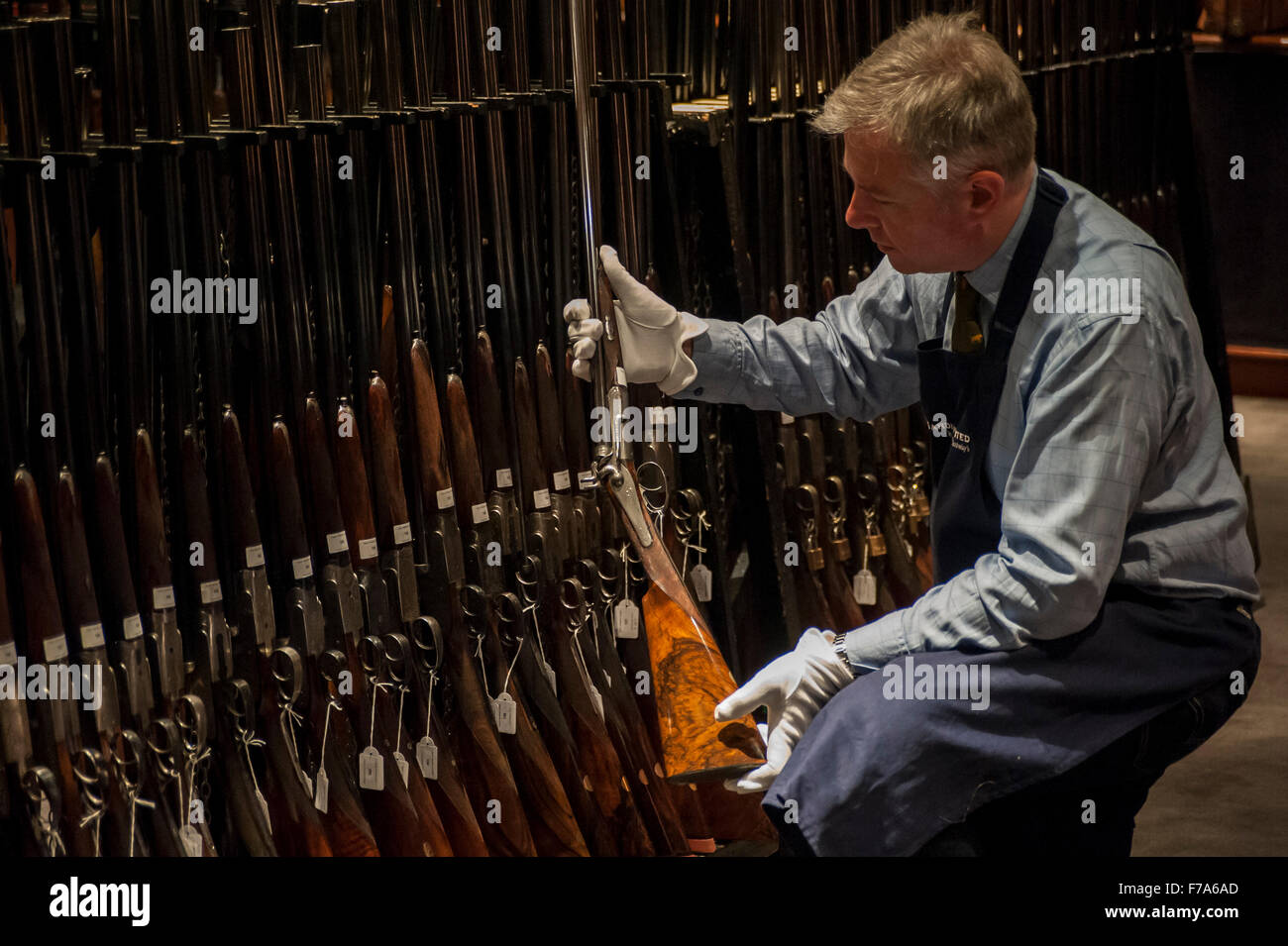 Winston churchill with gun hi-res stock photography and images - Alamy