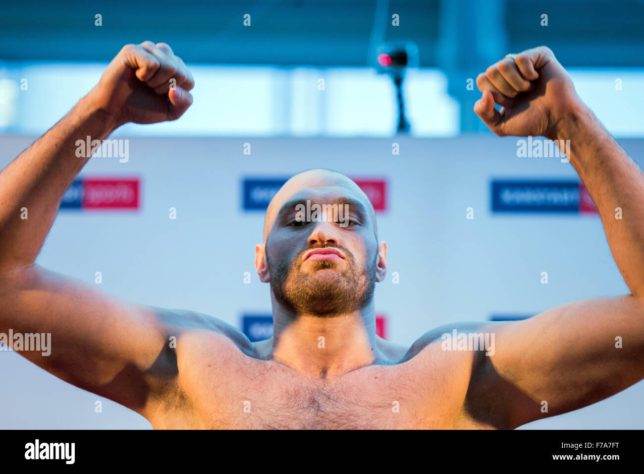 Heavyweight boxer weigh in hi-res stock photography and images - Alamy