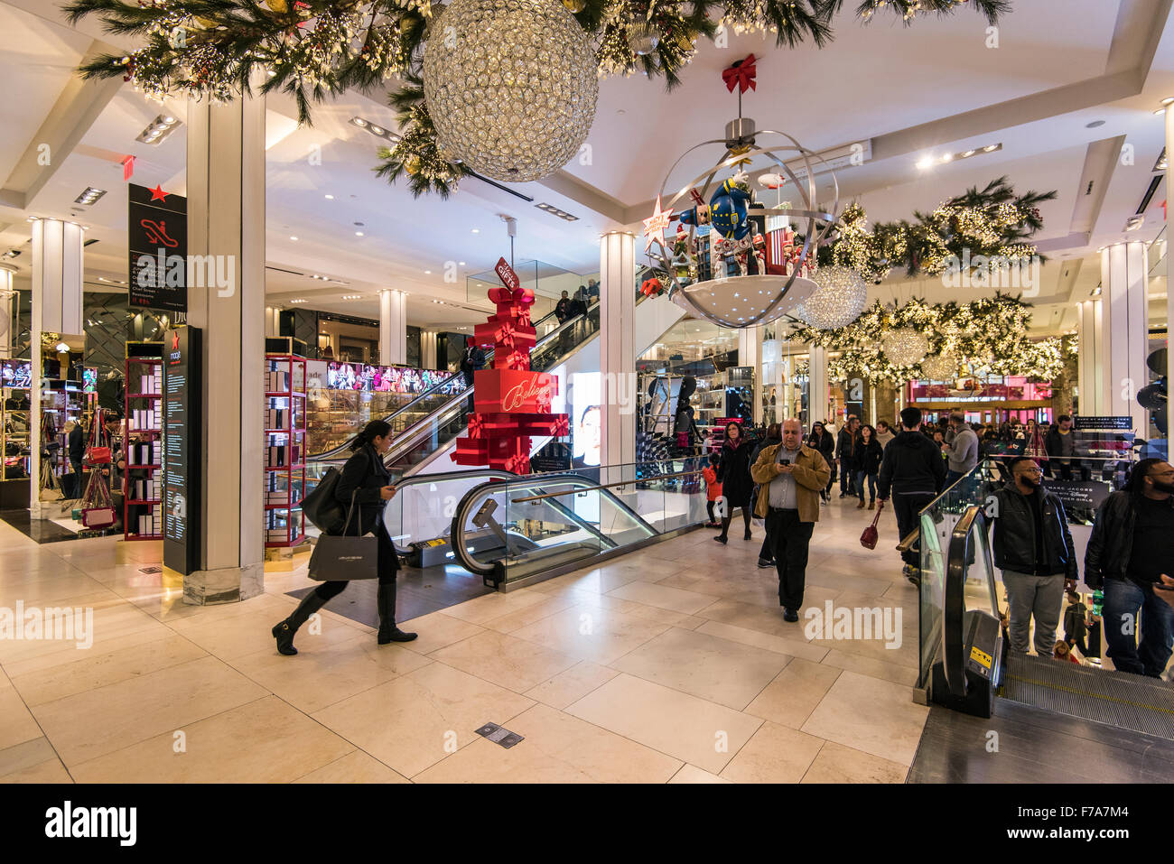 Macy’s department store, Herald Square, Manhattan, New York, USA Stock ...