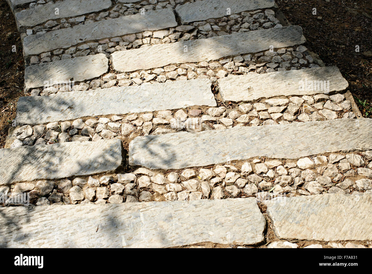 Garden stone steps hi-res stock photography and images - Alamy