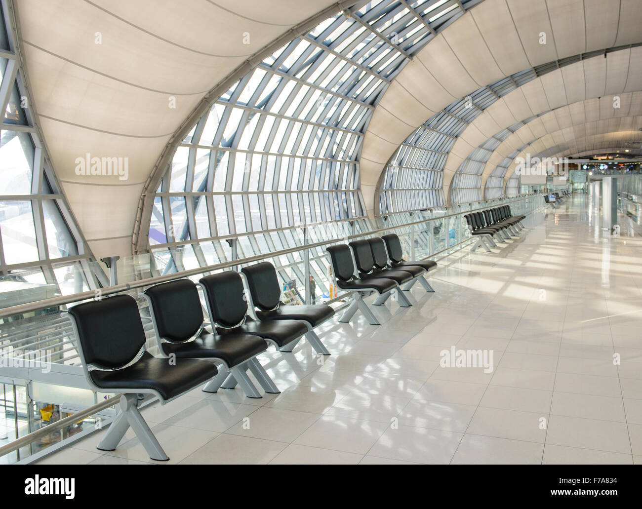 Modern airport waiting hall Stock Photo - Alamy