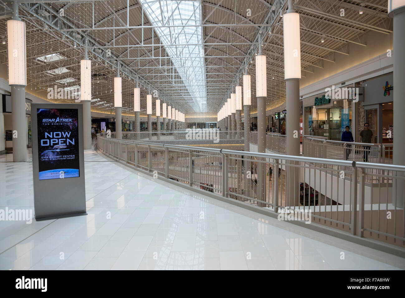 Pedestrian walkways, Mall of America, Minneapolis, Minnesota, USA Stock ...